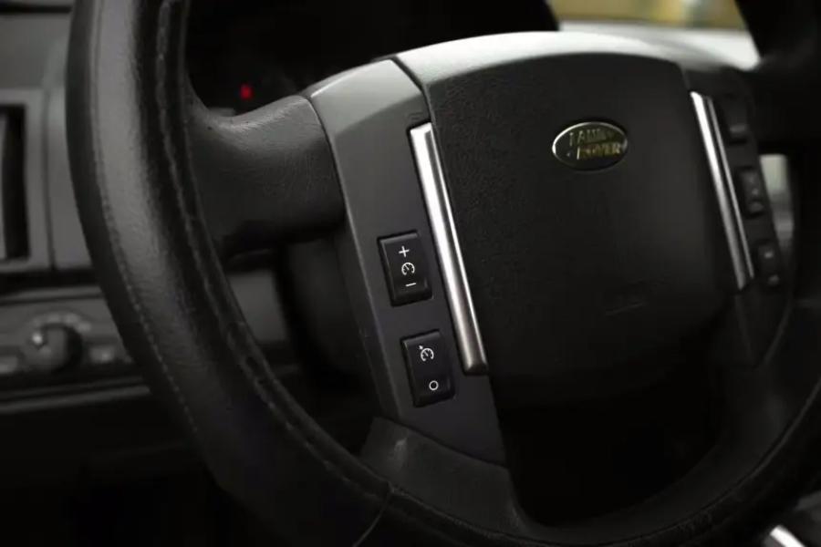 Pelēks Land Rover Freelander 2009 Jelgava, ar dzinēja tilpumu 2.20 L un nobraukumu 147 tūkst. km par 3700 €, foto 16 vietnē AUTOMOTO.COM.LV