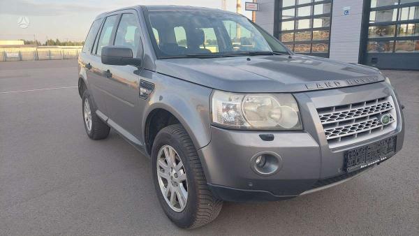 Pelēks Land Rover Freelander 2009 Panevēža, ar dzinēja tilpumu 2.18 L un nobraukumu 354 tūkst. km par 3700 €, foto 3 vietnē AUTOMOTO.COM.LV