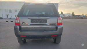 Pelēks Land Rover Freelander 2009 Panevēža, ar dzinēja tilpumu 2.18 L un nobraukumu 354 tūkst. km par 3700 €, foto 5 vietnē AUTOMOTO.COM.LV