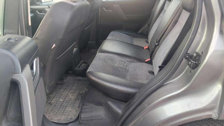 Pelēks Land Rover Freelander 2009 Panevēža, ar dzinēja tilpumu 2.18 L un nobraukumu 354 tūkst. km par 3700 €, foto 10 vietnē AUTOMOTO.COM.LV
