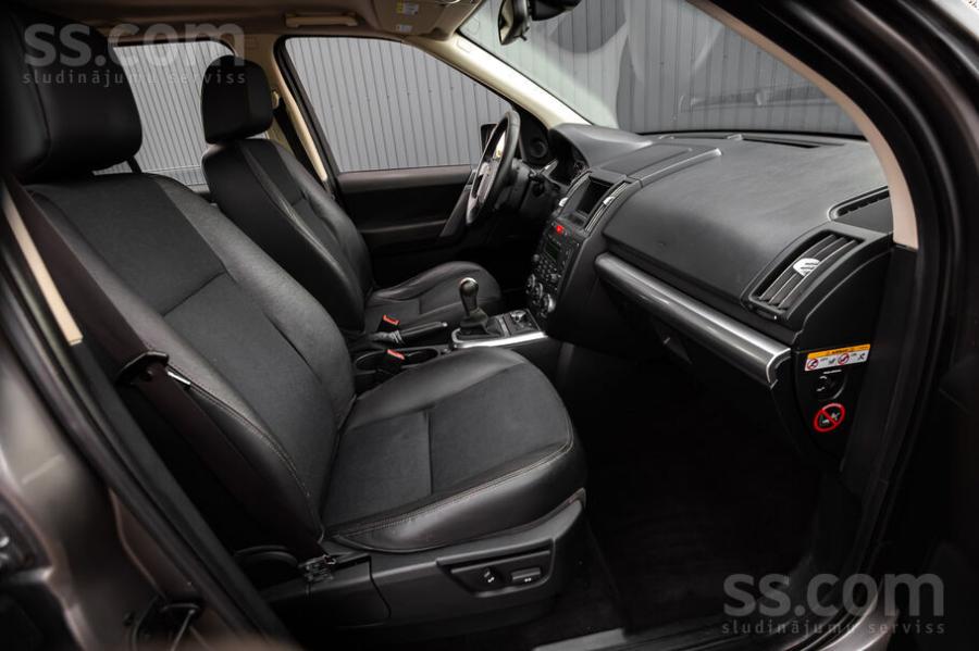 Grey Land Rover Freelander 2009 in Jelgava, with an engine capacity of 2.20 L and mileage of 0 thousand km for 5500 €, photo 6 on AUTOMOTO.COM.LV