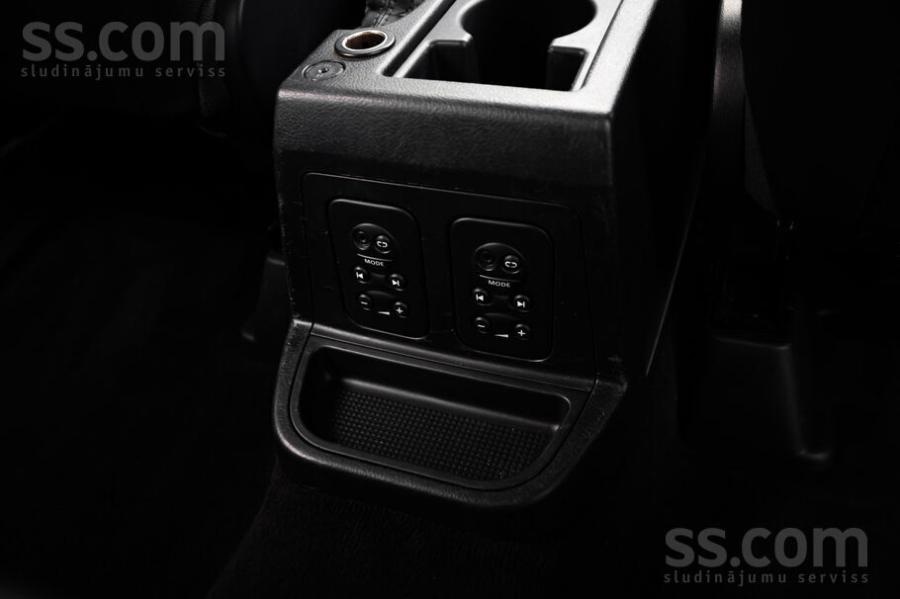 Grey Land Rover Freelander 2009 in Jelgava, with an engine capacity of 2.20 L and mileage of 0 thousand km for 5500 €, photo 8 on AUTOMOTO.COM.LV
