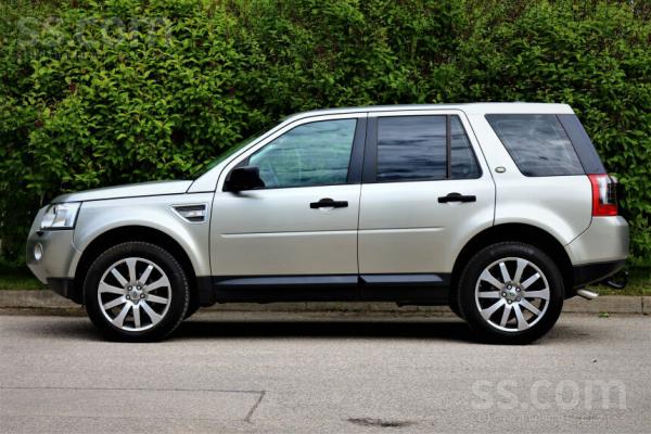 Grey Land Rover Freelander 2010 in Riga, with an engine capacity of 2.20 L and mileage of 215 thousand km for 5300 €, photo 2 on AUTOMOTO.COM.LV