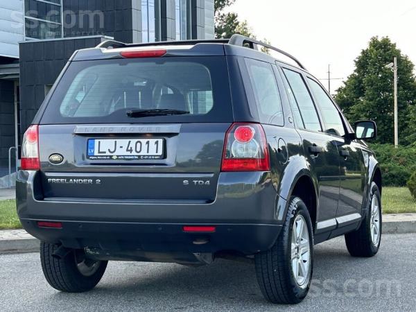 Pelēks Land Rover Freelander 2010 Rīga, ar dzinēja tilpumu 2.20 L un nobraukumu 288 tūkst. km par 6800 €, foto 7 vietnē AUTOMOTO.COM.LV