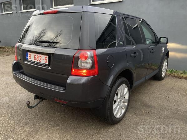 Pelēks Land Rover Freelander 2010 Ogre, ar dzinēja tilpumu 2.20 L un nobraukumu 251 tūkst. km par 5990 €, foto 7 vietnē AUTOMOTO.COM.LV