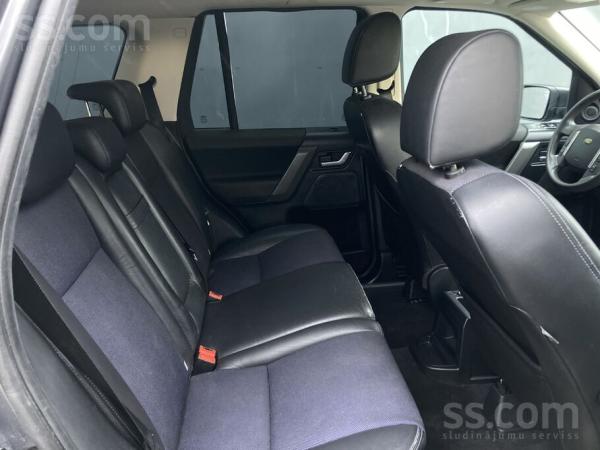 Pelēks Land Rover Freelander 2010 Ogre, ar dzinēja tilpumu 2.20 L un nobraukumu 251 tūkst. km par 5990 €, foto 10 vietnē AUTOMOTO.COM.LV