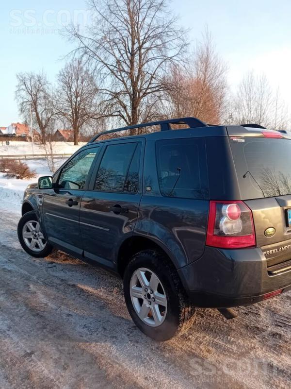 Grey Land Rover Freelander 2010 in Riga, with an engine capacity of 2.20 L and mileage of 297 thousand km for 5300 €, photo 4 on AUTOMOTO.COM.LV