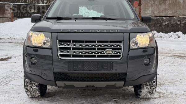 Pelēks Land Rover Freelander 2010 Liepāja, ar dzinēja tilpumu 2.20 L un nobraukumu 237 tūkst. km par 6350 €, foto 3 vietnē AUTOMOTO.COM.LV