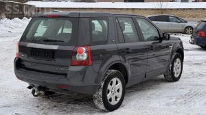 Pelēks Land Rover Freelander 2010 Liepāja, ar dzinēja tilpumu 2.20 L un nobraukumu 237 tūkst. km par 6350 €, foto 5 vietnē AUTOMOTO.COM.LV