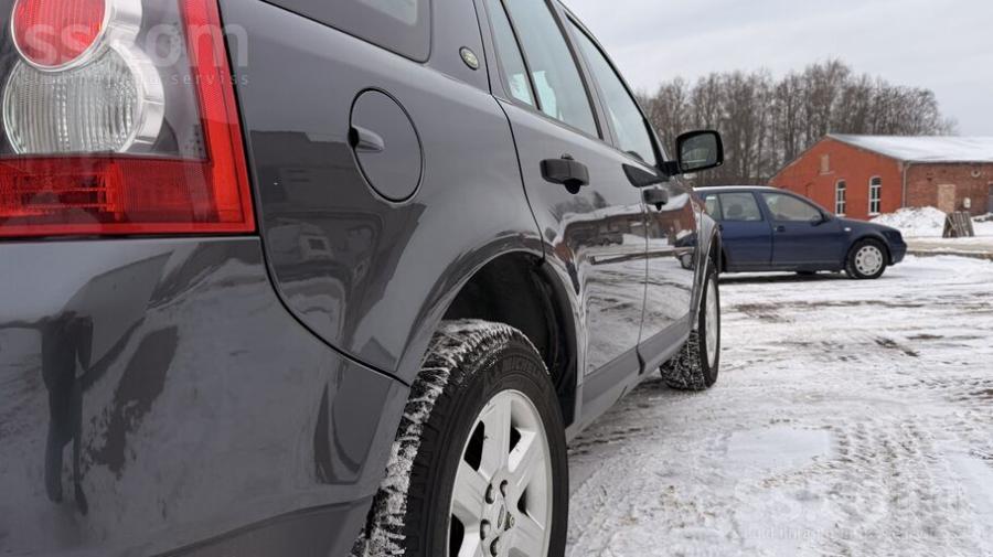 Pelēks Land Rover Freelander 2010 Liepāja, ar dzinēja tilpumu 2.20 L un nobraukumu 237 tūkst. km par 6350 €, foto 8 vietnē AUTOMOTO.COM.LV