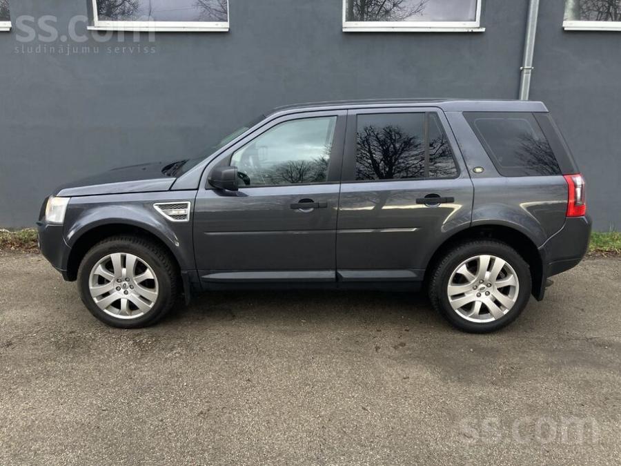 Pelēks Land Rover Freelander 2010 Ogre, ar dzinēja tilpumu 2.20 L un nobraukumu 251 tūkst. km par 4999 €, foto 5 vietnē AUTOMOTO.COM.LV