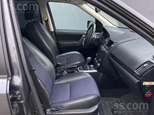 Pelēks Land Rover Freelander 2010 Ogre, ar dzinēja tilpumu 2.20 L un nobraukumu 251 tūkst. km par 4999 €, foto 8 vietnē AUTOMOTO.COM.LV