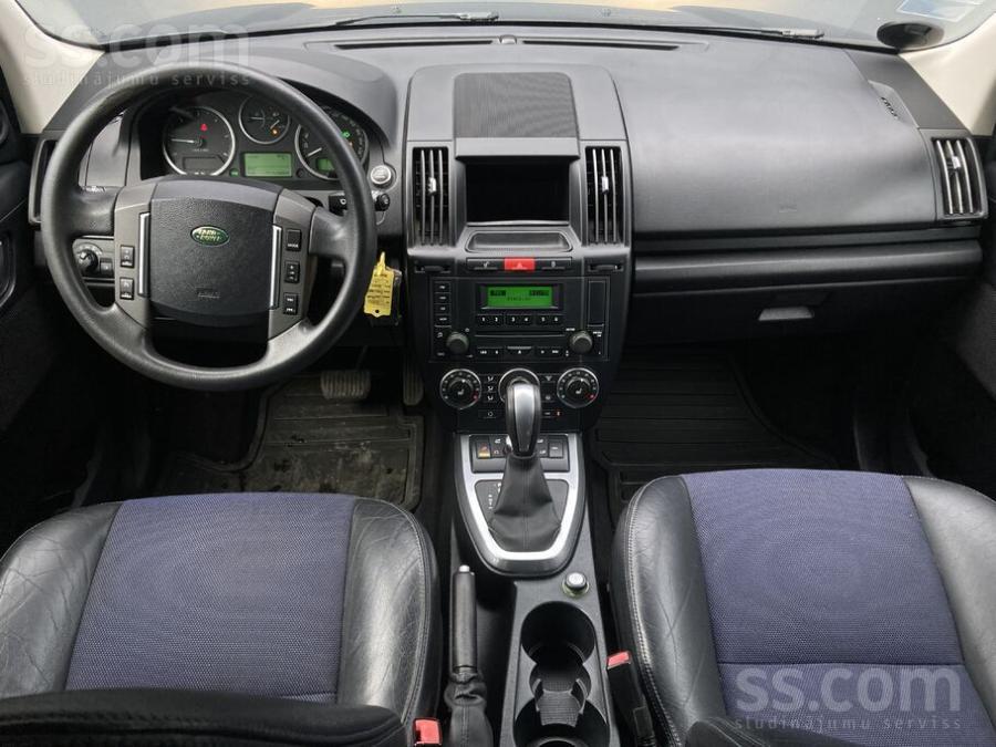 Pelēks Land Rover Freelander 2010 Ogre, ar dzinēja tilpumu 2.20 L un nobraukumu 251 tūkst. km par 4999 €, foto 14 vietnē AUTOMOTO.COM.LV