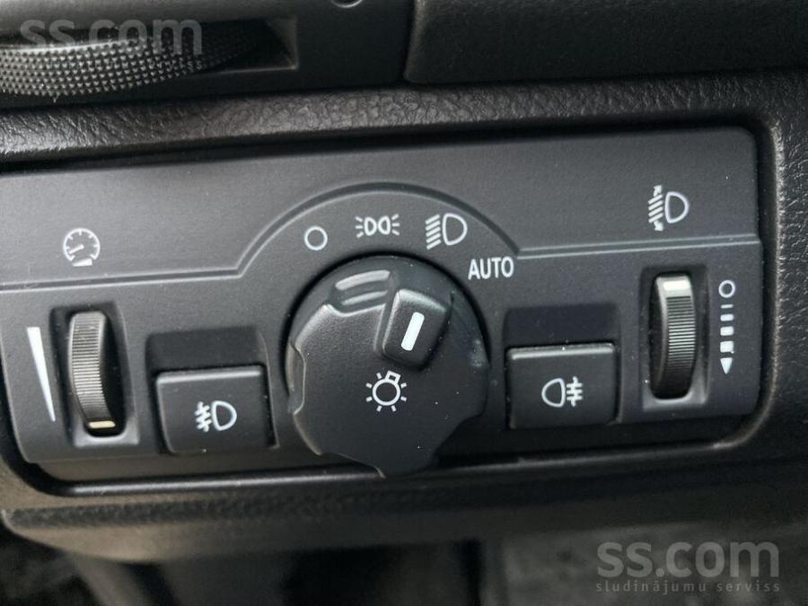 Pelēks Land Rover Freelander 2010 Ogre, ar dzinēja tilpumu 2.20 L un nobraukumu 251 tūkst. km par 4999 €, foto 15 vietnē AUTOMOTO.COM.LV