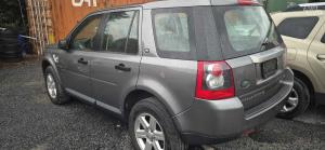 Grey Land Rover Freelander 2010 in Mazeikiai, with an engine capacity of 2.20 L and mileage of 303 thousand km for 4100 €, photo 3 on AUTOMOTO.COM.LV