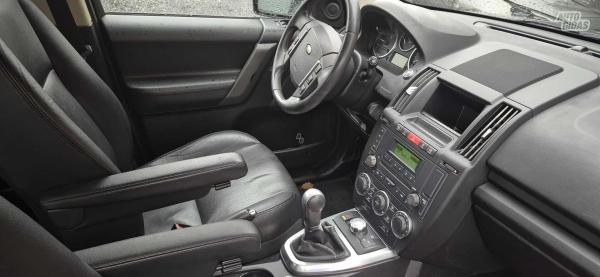 Pelēks Land Rover Freelander 2010 Mažeikiai, ar dzinēja tilpumu 2.20 L un nobraukumu 303 tūkst. km par 4100 €, foto 5 vietnē AUTOMOTO.COM.LV