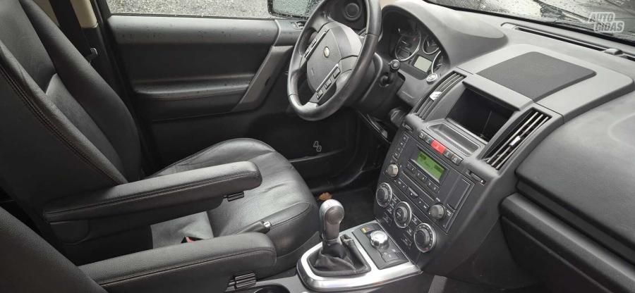Grey Land Rover Freelander 2010 in Mazeikiai, with an engine capacity of 2.20 L and mileage of 303 thousand km for 4100 €, photo 6 on AUTOMOTO.COM.LV