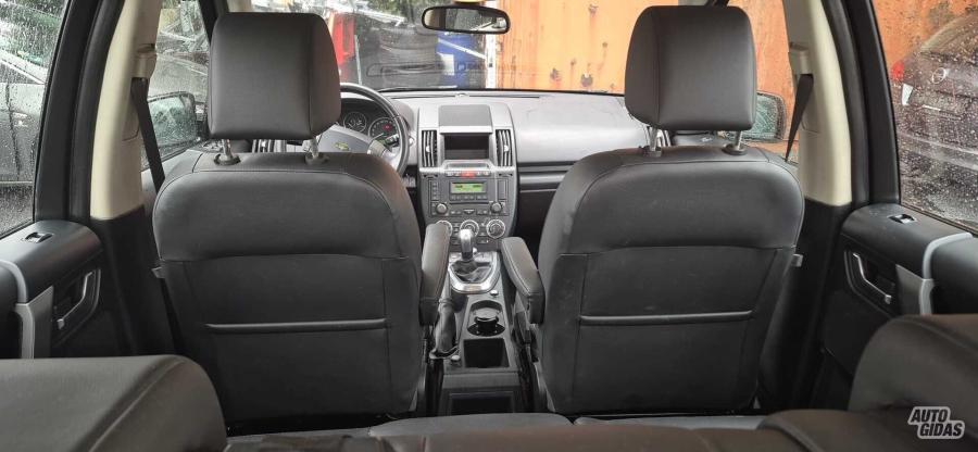 Grey Land Rover Freelander 2010 in Mazeikiai, with an engine capacity of 2.20 L and mileage of 303 thousand km for 4100 €, photo 11 on AUTOMOTO.COM.LV