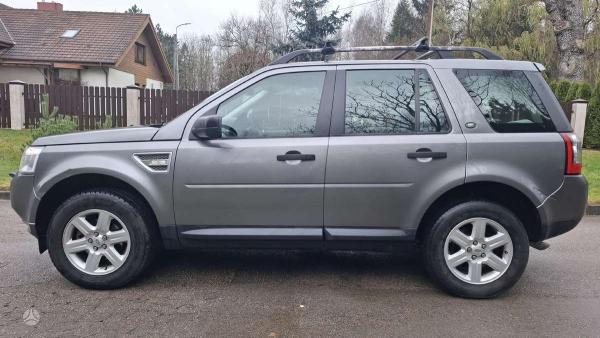 Pelēks Land Rover Freelander 2011 Šauļi, ar dzinēja tilpumu 2.18 L un nobraukumu 146 tūkst. km par 2599 €, foto 7 vietnē AUTOMOTO.COM.LV