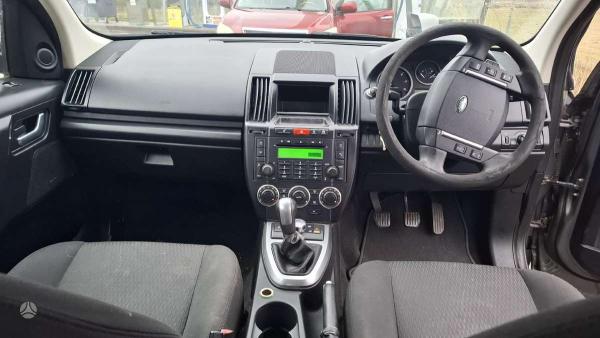 Grey Land Rover Freelander 2011 in Siauliai, with an engine capacity of 2.18 L and mileage of 146 thousand km for 2599 €, photo 11 on AUTOMOTO.COM.LV