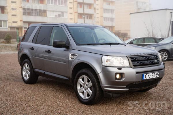 Grey Land Rover Freelander 2011 in Liepaja, with an engine capacity of 2.20 L and mileage of 238 thousand km for 6500 €, photo 3 on AUTOMOTO.COM.LV