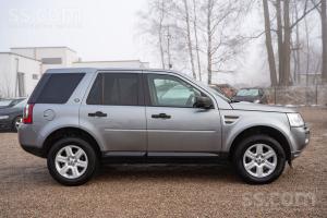 Grey Land Rover Freelander 2011 in Liepaja, with an engine capacity of 2.20 L and mileage of 238 thousand km for 6500 €, photo 5 on AUTOMOTO.COM.LV