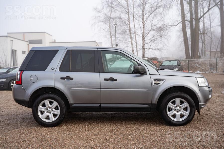 Grey Land Rover Freelander 2011 in Liepaja, with an engine capacity of 2.20 L and mileage of 238 thousand km for 6500 €, photo 5 on AUTOMOTO.COM.LV