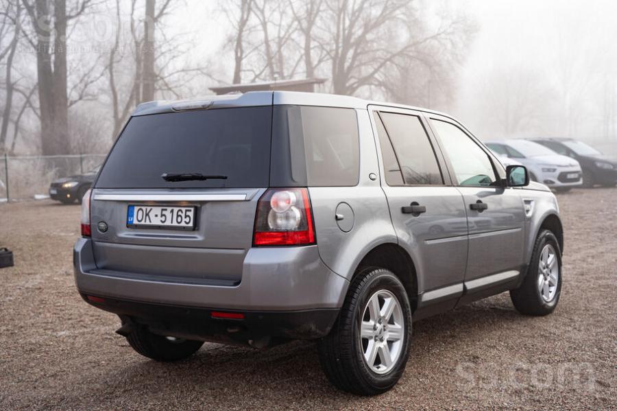 Grey Land Rover Freelander 2011 in Liepaja, with an engine capacity of 2.20 L and mileage of 238 thousand km for 6500 €, photo 6 on AUTOMOTO.COM.LV