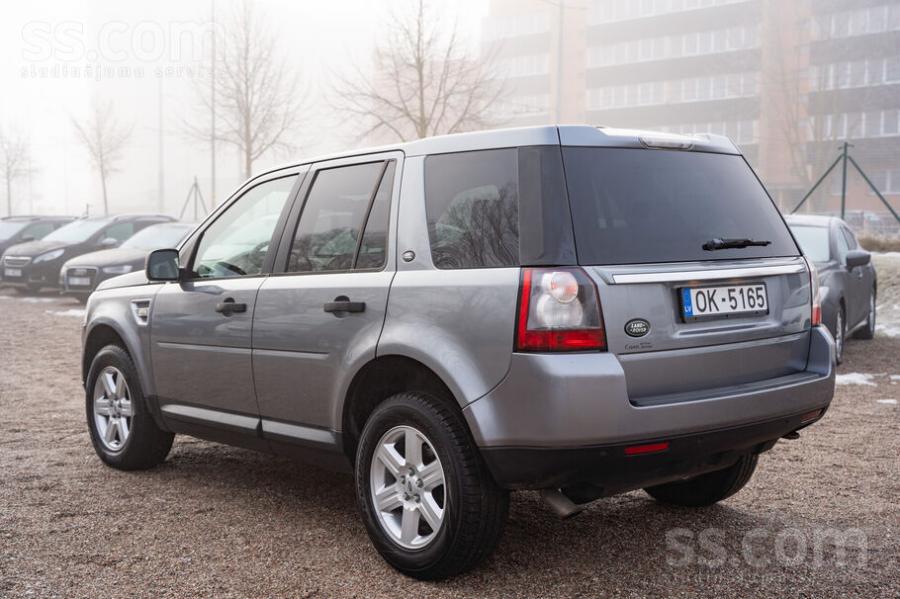 Grey Land Rover Freelander 2011 in Liepaja, with an engine capacity of 2.20 L and mileage of 238 thousand km for 6500 €, photo 8 on AUTOMOTO.COM.LV