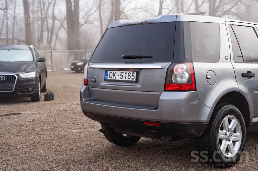 Grey Land Rover Freelander 2011 in Liepaja, with an engine capacity of 2.20 L and mileage of 238 thousand km for 6500 €, photo 13 on AUTOMOTO.COM.LV