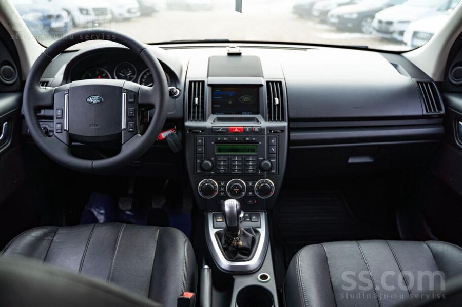 Grey Land Rover Freelander 2011 in Liepaja, with an engine capacity of 2.20 L and mileage of 238 thousand km for 6500 €, photo 15 on AUTOMOTO.COM.LV
