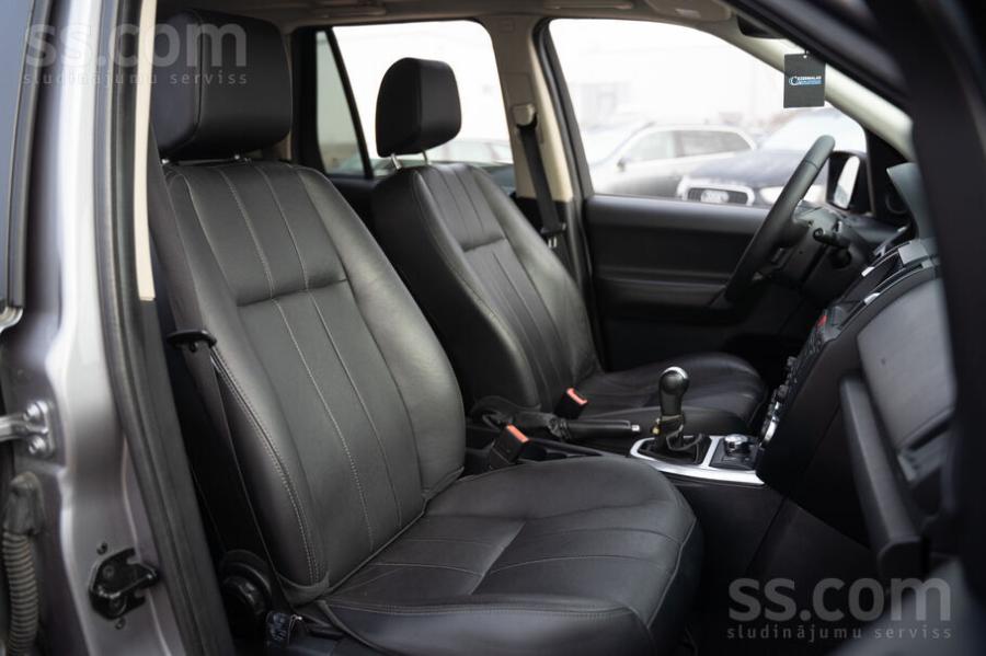 Grey Land Rover Freelander 2011 in Liepaja, with an engine capacity of 2.20 L and mileage of 238 thousand km for 6500 €, photo 20 on AUTOMOTO.COM.LV