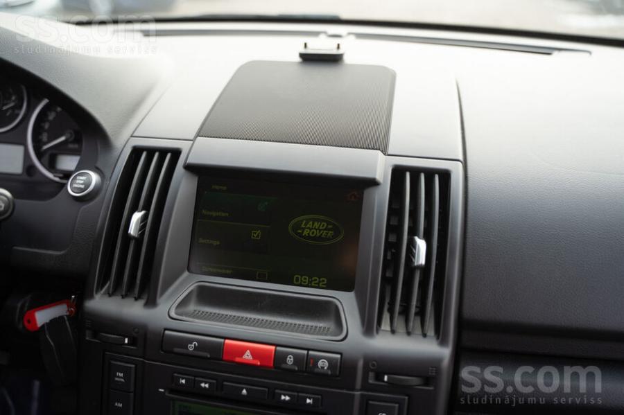 Grey Land Rover Freelander 2011 in Liepaja, with an engine capacity of 2.20 L and mileage of 238 thousand km for 6500 €, photo 26 on AUTOMOTO.COM.LV