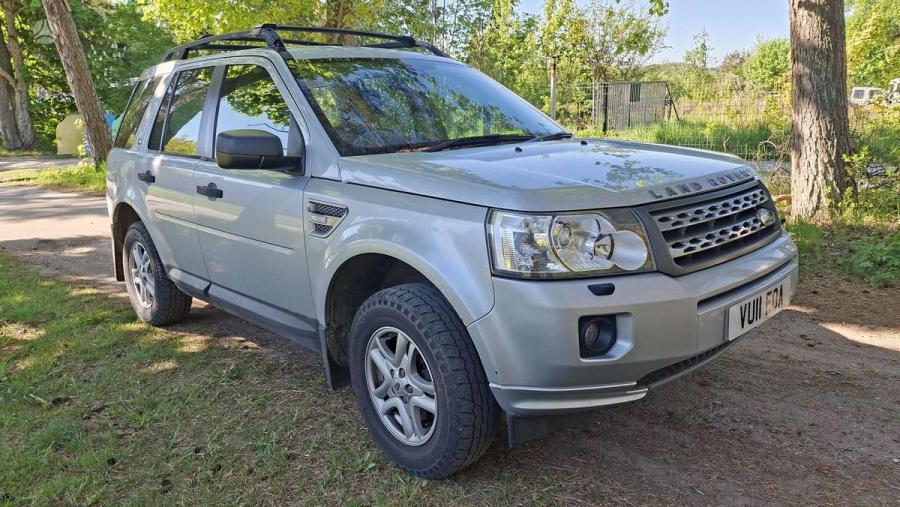 Pelēks Land Rover Freelander 2011 Šauļi, ar dzinēja tilpumu 2.18 L un nobraukumu 199 tūkst. km par 2299 €, foto 1 vietnē AUTOMOTO.COM.LV