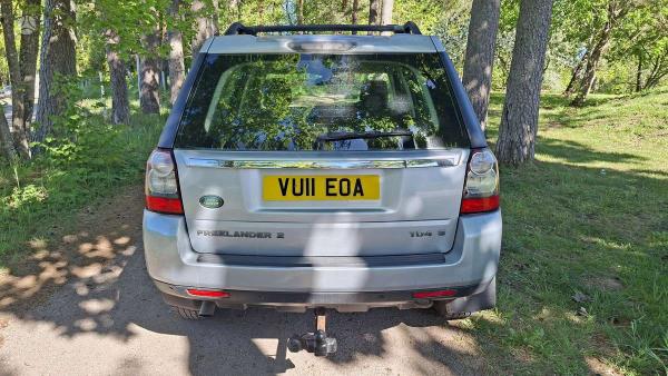 Pelēks Land Rover Freelander 2011 Šauļi, ar dzinēja tilpumu 2.18 L un nobraukumu 199 tūkst. km par 2299 €, foto 5 vietnē AUTOMOTO.COM.LV