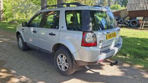 Pelēks Land Rover Freelander 2011 Šauļi, ar dzinēja tilpumu 2.18 L un nobraukumu 199 tūkst. km par 2299 €, foto 7 vietnē AUTOMOTO.COM.LV