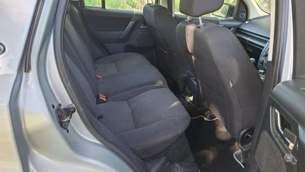Pelēks Land Rover Freelander 2011 Šauļi, ar dzinēja tilpumu 2.18 L un nobraukumu 199 tūkst. km par 2299 €, foto 10 vietnē AUTOMOTO.COM.LV