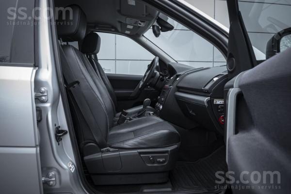 Grey Land Rover Freelander 2011 in Riga, with an engine capacity of 2.20 L and mileage of 199 thousand km for 6990 €, photo 11 on AUTOMOTO.COM.LV