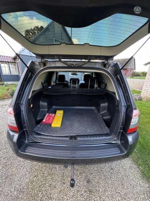 Pelēks Land Rover Freelander 2011 Pakruojis, ar dzinēja tilpumu 2.18 L un nobraukumu 227 tūkst. km par 5300 €, foto 8 vietnē AUTOMOTO.COM.LV