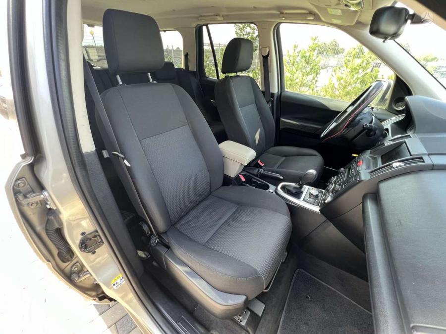 Grey Land Rover Freelander 2011 in Siauliai, with an engine capacity of 2.18 L and mileage of 175 thousand km for 6500 €, photo 23 on AUTOMOTO.COM.LV