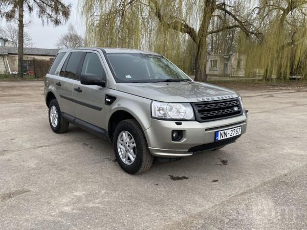 Pelēks Land Rover Freelander 2012 Ogre, ar dzinēja tilpumu 2.20 L un nobraukumu 228 tūkst. km par 6490 €, foto 2 vietnē AUTOMOTO.COM.LV