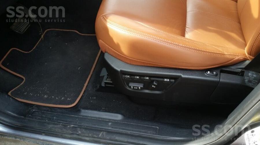 Pelēks Land Rover Freelander 2012 Rīga, ar dzinēja tilpumu 2.20 L un nobraukumu 265 tūkst. km par 9000 €, foto 4 vietnē AUTOMOTO.COM.LV