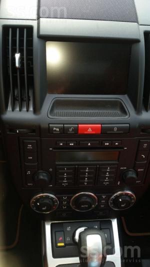 Pelēks Land Rover Freelander 2012 Rīga, ar dzinēja tilpumu 2.20 L un nobraukumu 265 tūkst. km par 9000 €, foto 5 vietnē AUTOMOTO.COM.LV