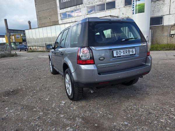 Grey Land Rover Freelander 2012 in Utena, with an engine capacity of 2.18 L and mileage of 203 thousand km for 5900 €, photo 5 on AUTOMOTO.COM.LV