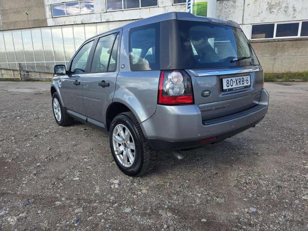 Grey Land Rover Freelander 2012 in Utena, with an engine capacity of 2.18 L and mileage of 203 thousand km for 5900 €, photo 7 on AUTOMOTO.COM.LV