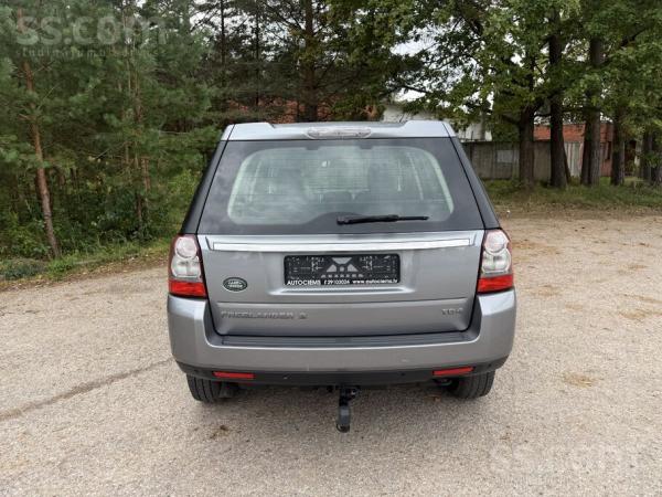 Pelēks Land Rover Freelander 2012 Ogre, ar dzinēja tilpumu 2.20 L un nobraukumu 193 tūkst. km par 6399 €, foto 5 vietnē AUTOMOTO.COM.LV