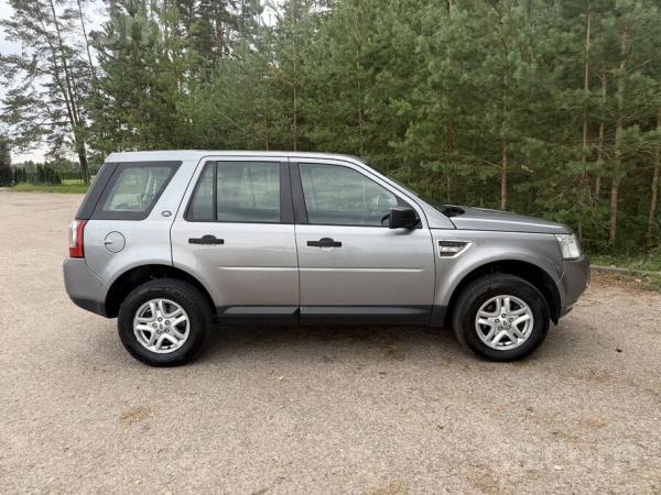 Pelēks Land Rover Freelander 2012 Ogre, ar dzinēja tilpumu 2.20 L un nobraukumu 193 tūkst. km par 6399 €, foto 7 vietnē AUTOMOTO.COM.LV