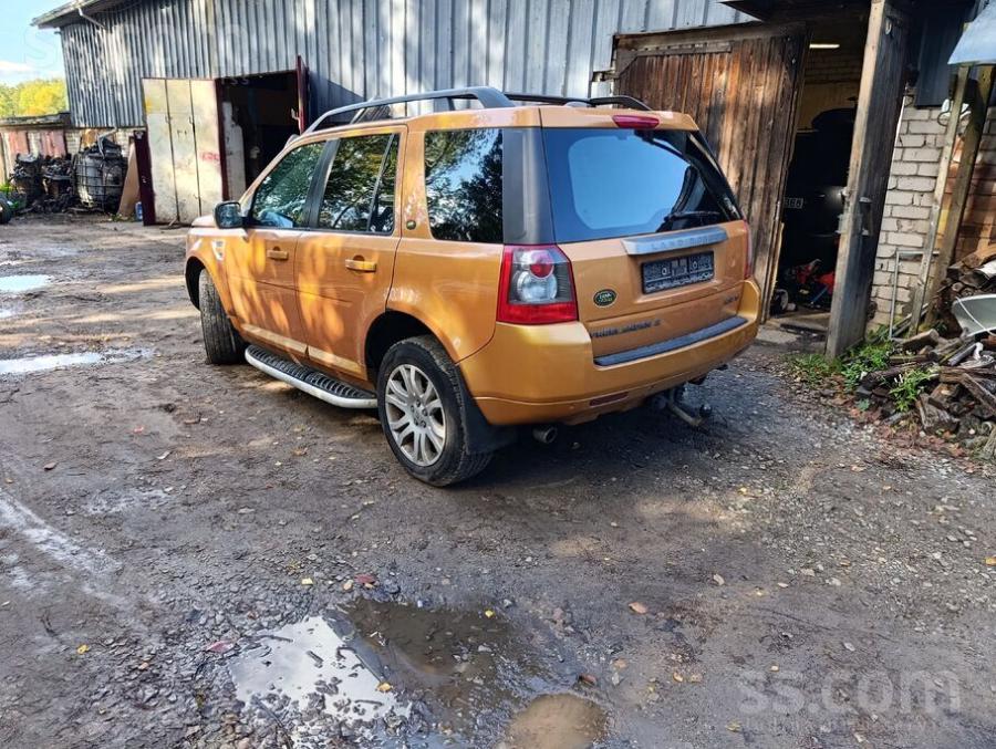 Oranžs Land Rover Freelander 2007 Dobele, ar dzinēja tilpumu 3.20 L un nobraukumu 283 tūkst. km par 2300 €, foto 3 vietnē AUTOMOTO.COM.LV
