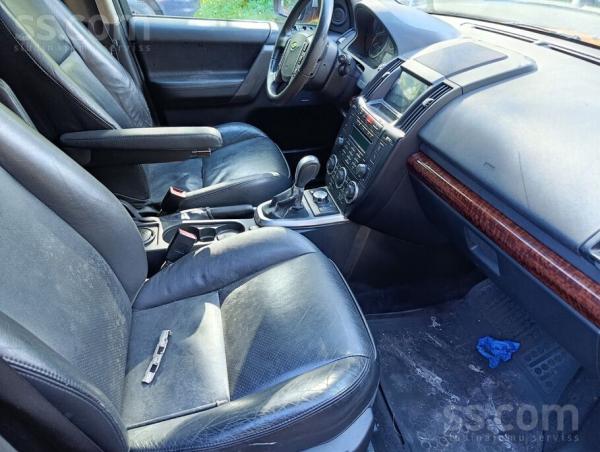 Oranžs Land Rover Freelander 2007 Dobele, ar dzinēja tilpumu 3.20 L un nobraukumu 283 tūkst. km par 2300 €, foto 8 vietnē AUTOMOTO.COM.LV