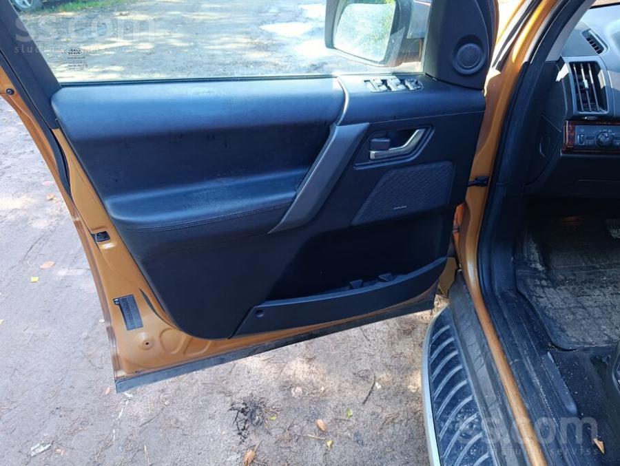 Oranžs Land Rover Freelander 2007 Dobele, ar dzinēja tilpumu 3.20 L un nobraukumu 283 tūkst. km par 2300 €, foto 14 vietnē AUTOMOTO.COM.LV